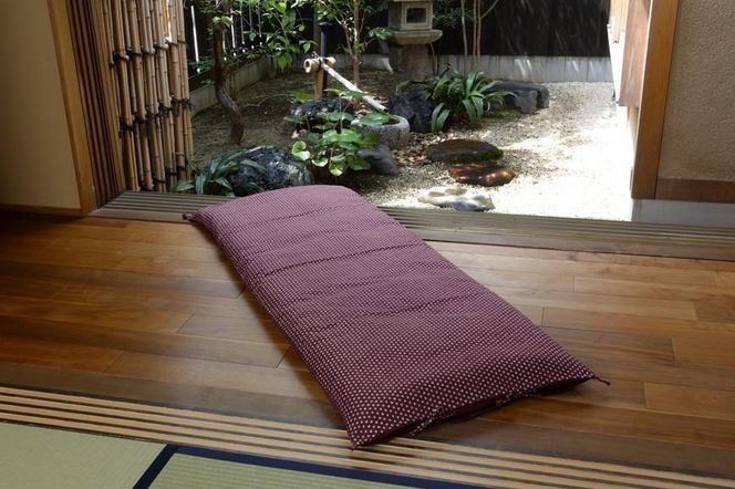 洛中高岡屋 】うたた寝にちょうどいい寛ぎのアイテム カバータイプごろ寝敷きふとん（パープル系） 261009_B-BZ66（京都府京都市） | ふるさと納税サイト「ふるさとプレミアム」