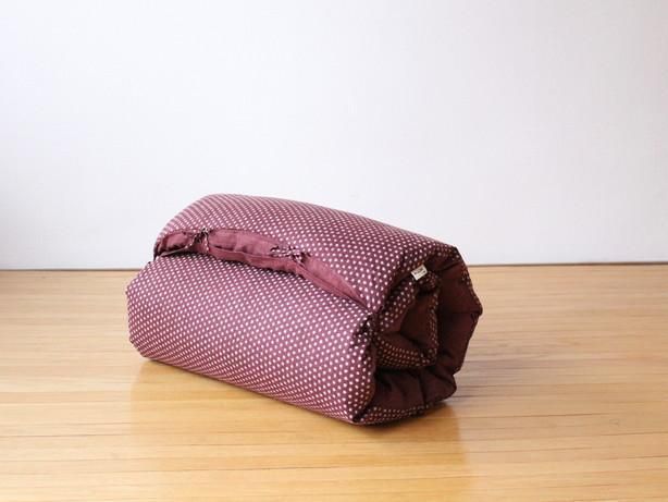 洛中高岡屋 】うたた寝にちょうどいい寛ぎのアイテム カバータイプごろ寝敷きふとん（パープル系） 261009_B-BZ66（京都府京都市） | ふるさと納税サイト「ふるさとプレミアム」